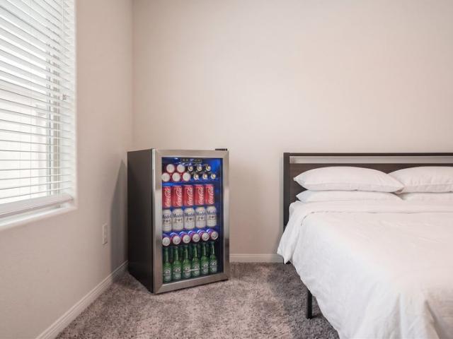 Private Room + Bath | All Utilities Incl | Jul 1