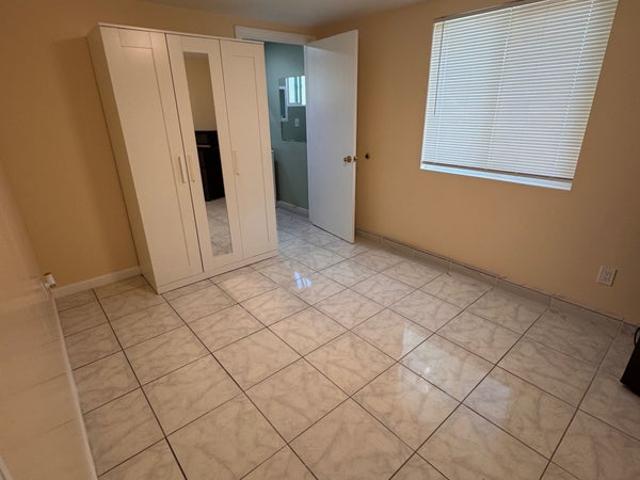 Private Room, Bath & Entrance/near Woodland Hills
