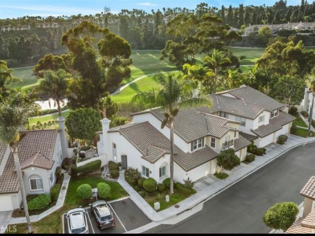 Private room & bath in beautiful quiet gated area