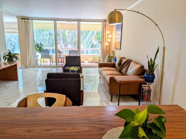 Private Room & Bath, Pool/Beach Complex