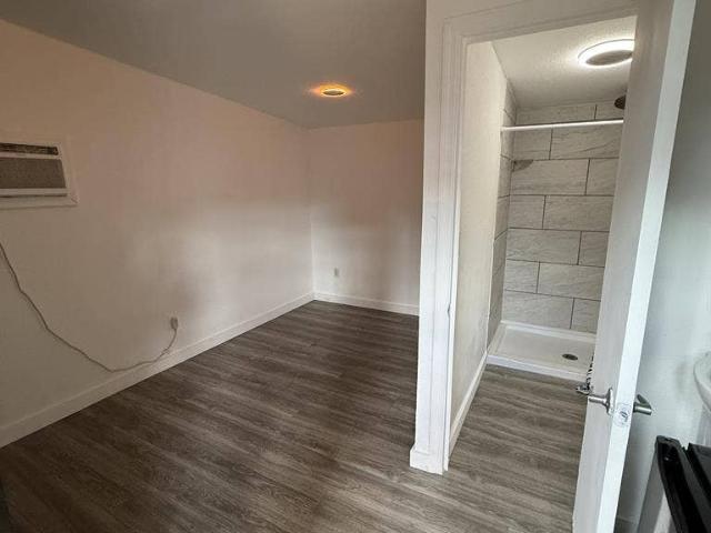 Private Room & Bath, Private Entry