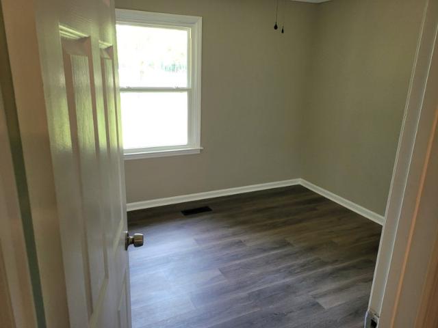 Private Room + Bath • Quiet 3 Acre Shared Home