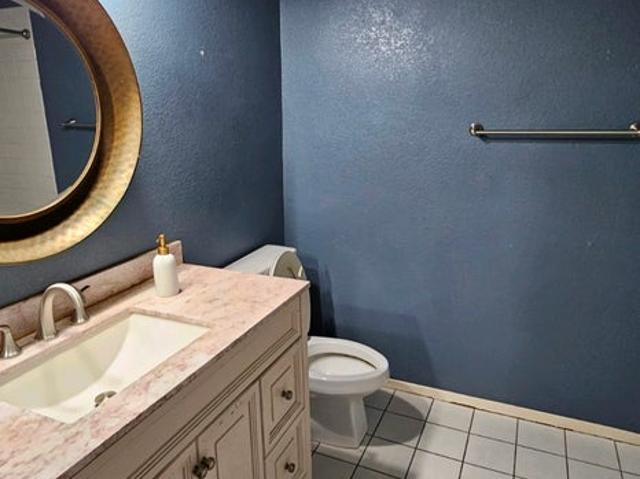 Private room & bathroom
