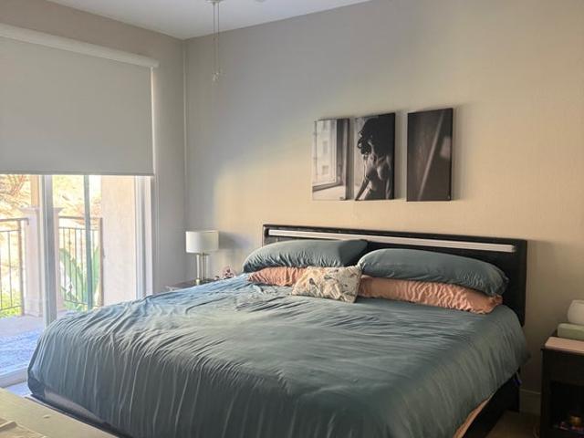 Private Room & Bathroom in Spacious Townhome