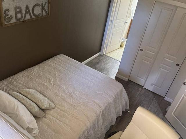 Private room & bathroom suite
