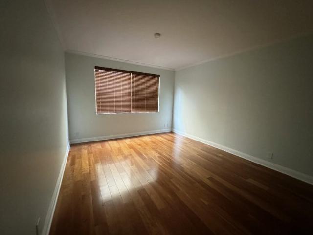 Private Room + Bathroom w/Parking & Utilities