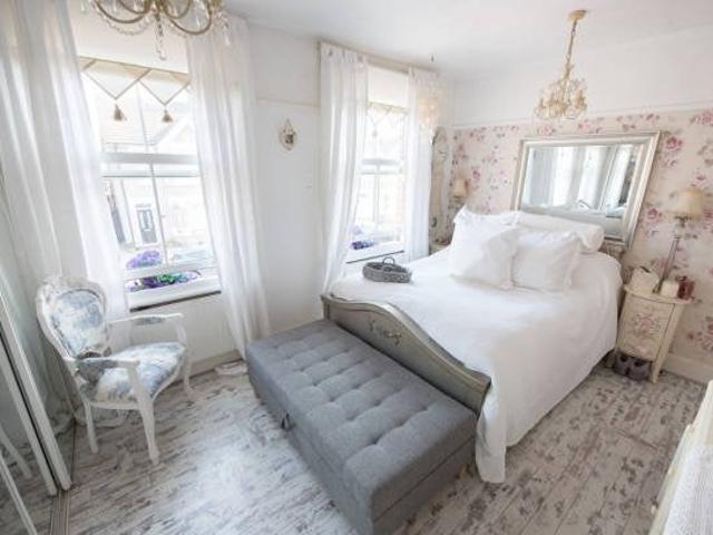 Private Room_Best location in Little Italy Feder