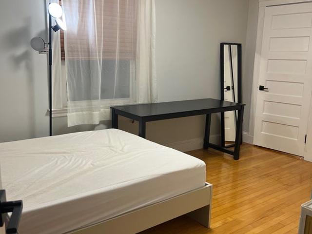 Private Room for Female – $850/month – Quincy