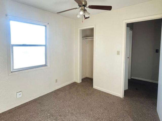 Private Room for Female – Utilities Included