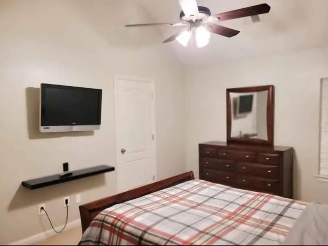 Private room for Professional Female
