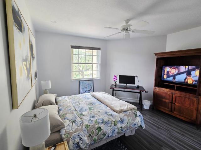 Private Room for Professional or Student