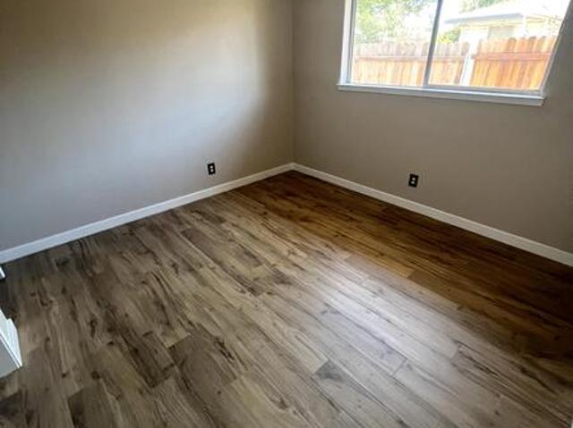 PRIVATE ROOM FOR RENT