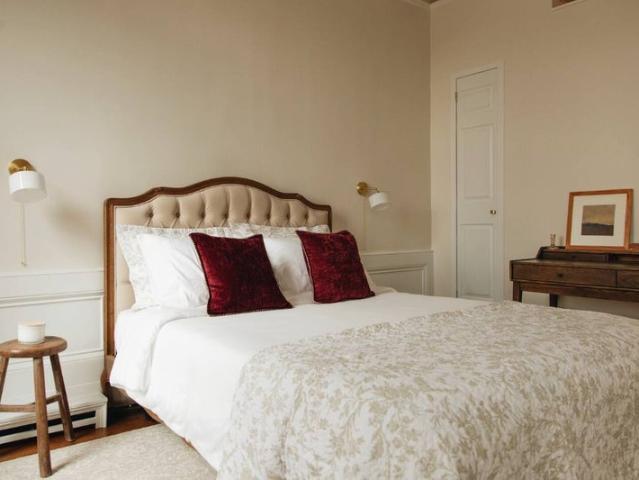 Private room for rent