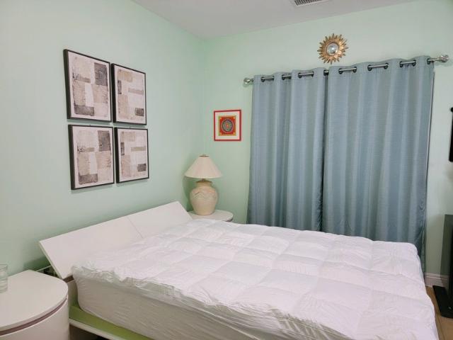 PRIVATE ROOM FOR RENT