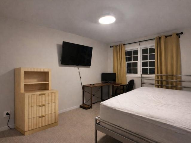 Private Room For Rent