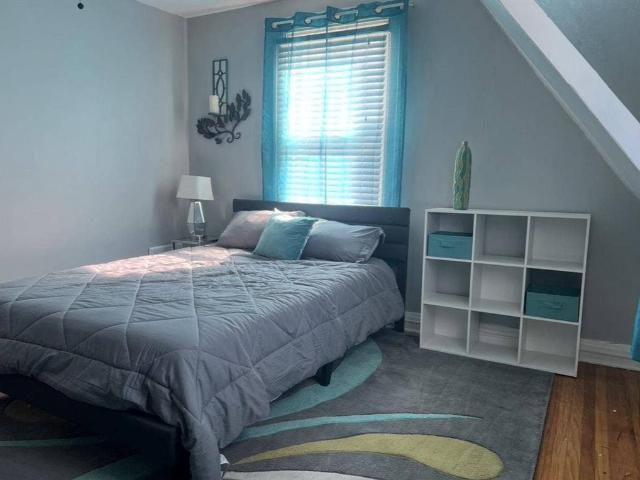 Private room for rent $800