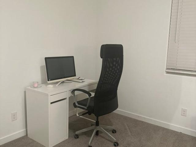 Private Room for Rent – Available Immediately Fem