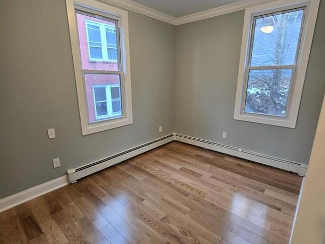 Private Room for Rent – Great Location