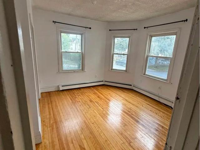 PRIVATE ROOM FOR RENT_HaverhillMA ALL UTILITIES I