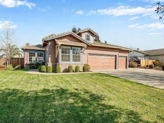Private Room for Rent in Charming Brentwood Home!