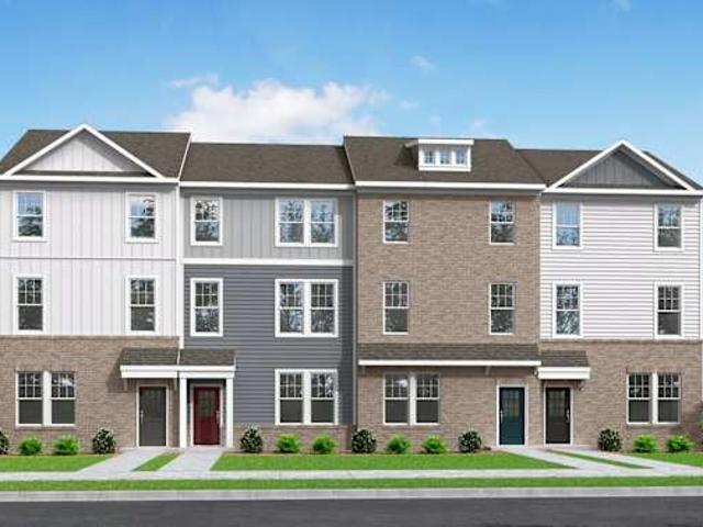 Private room for rent in a 3 bedroom townhouse
