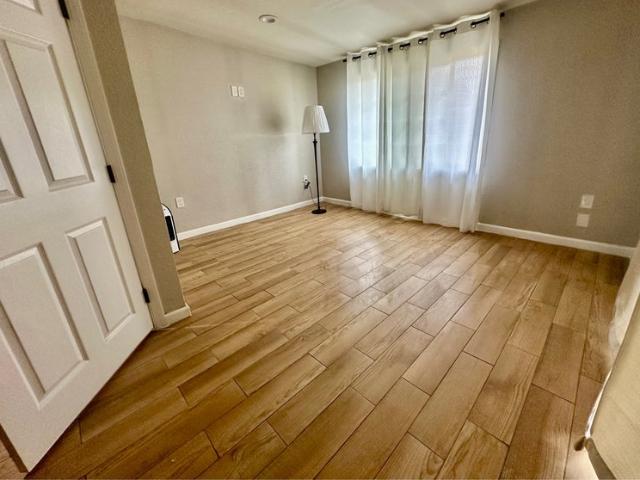 Private room for rent in a cozy & beautiful house