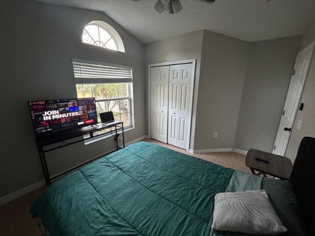 Private Room for Rent in Beautiful Gated Community