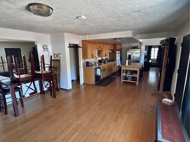 Private room for rent in large Pasadena home