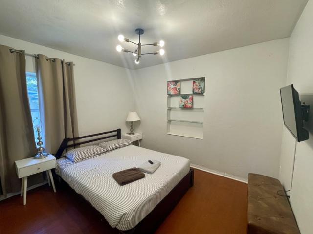 Private Room For Rent in Miami_$300 Per Week
