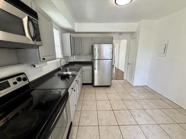 Private room for rent in Upper Eastside