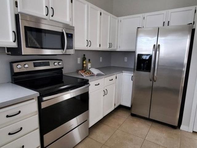 Private room for rent looking for a male roommate