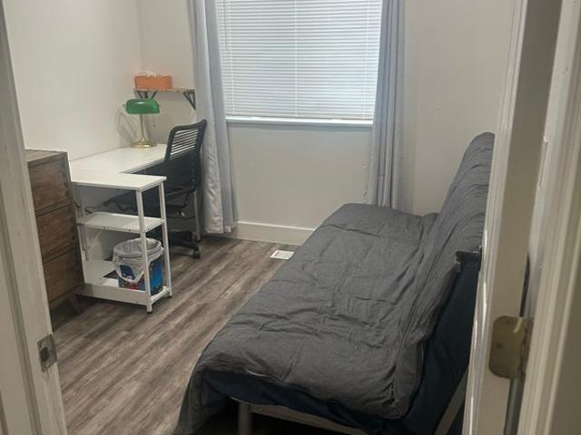 Private Room for rent_no petsno smoking_West Vall