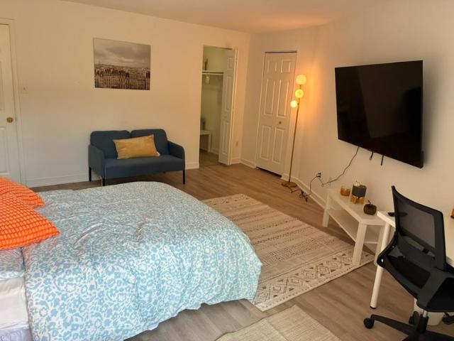 Private Room for Rent near Foggy Bottom / GWU Metr