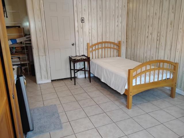 Private room for rent perfect for a single woman