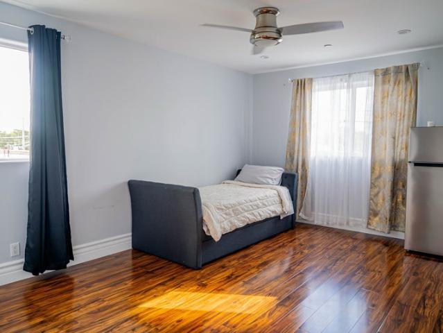 Private Room for rent with shared Bathroom Arleta