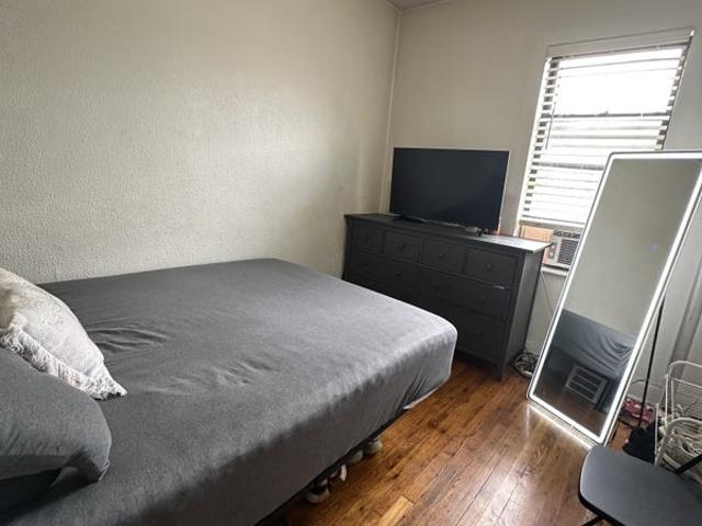 Private Room for Weekly Rent in Sunnyside, Quee