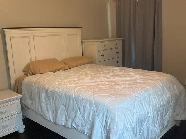 Private room in 3 bed 2 bath home
