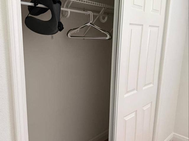 Private room in 2 bed 1 bath apt