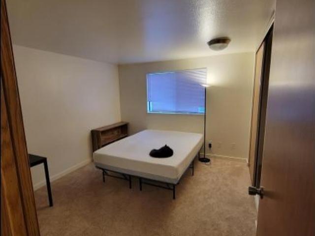 Private room in 2bedroom apartment $1100/month