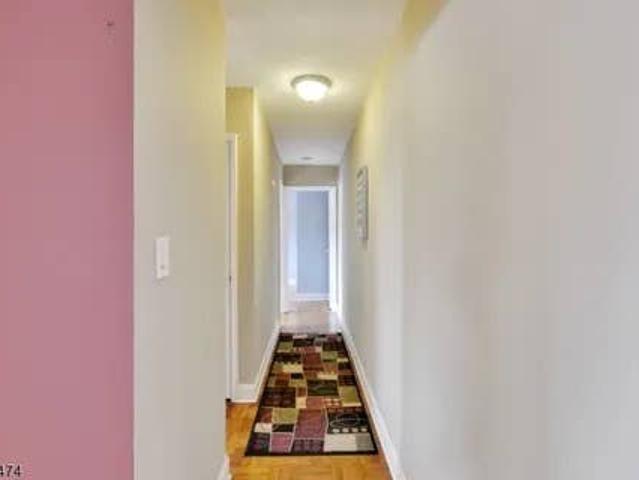 Private Room in 2BR/1BA Fort Lee