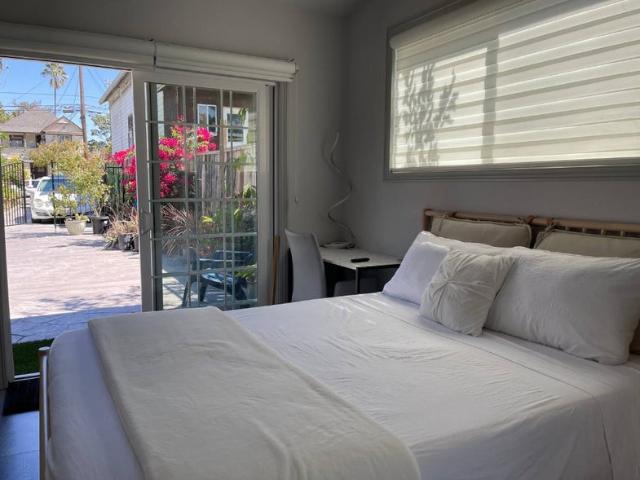 Private Room in 2BR Apartment
