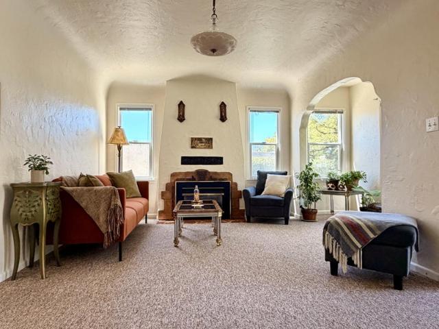 Private Room in 2br House
