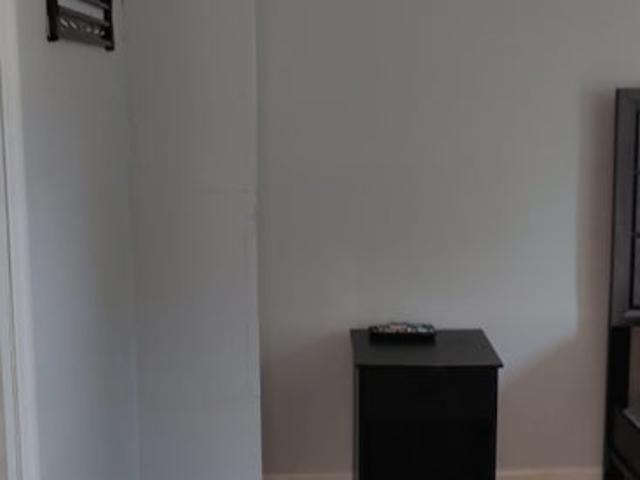 Private Room in Clean, Quiet Apartment