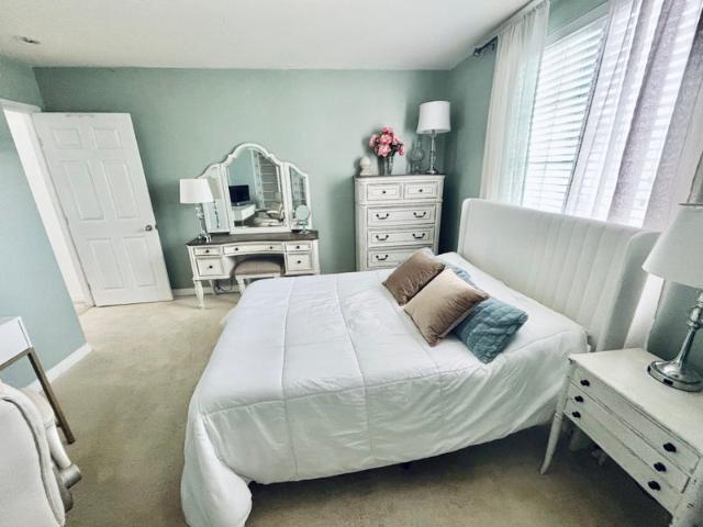 Private Room in CleanPeaceful Clairemont Home Fe