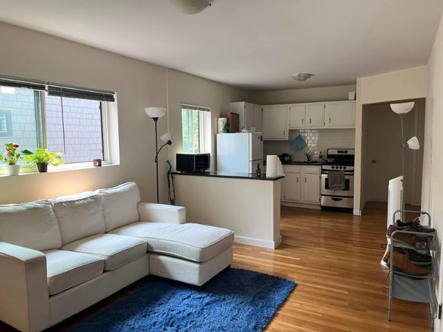 Private Room in a 2bed apartment in Central Square