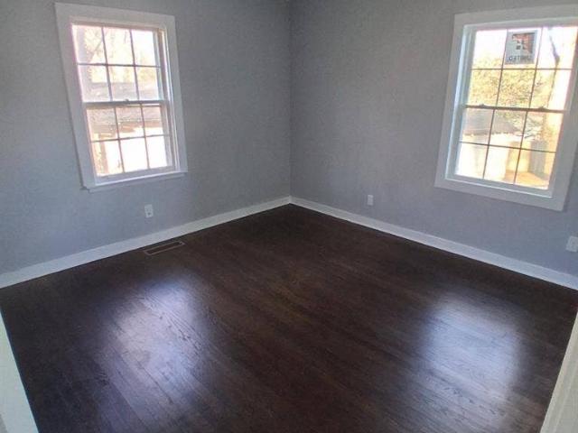 Private room in a 3 Bedroom house