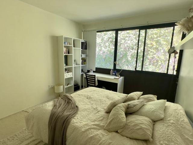 Private room in a 3bd/2bth townhouse