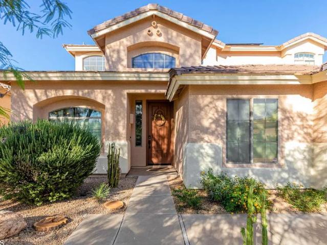 Private room in a large home in North Phoenix
