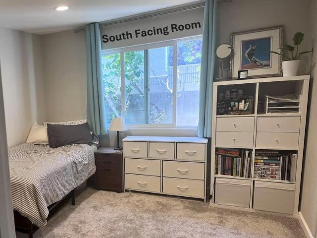 Private room in a shared house in Orange, Ca