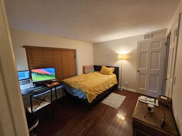 Private room in Brentwood